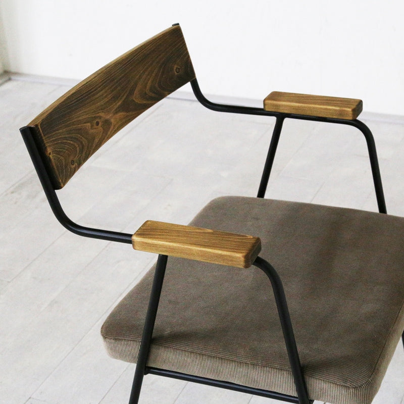RAZZLE CHAIR 02 – HOW Furniture