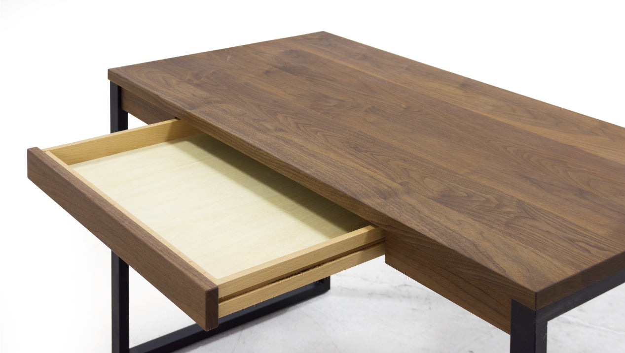 WIN DESK – HOW Furniture